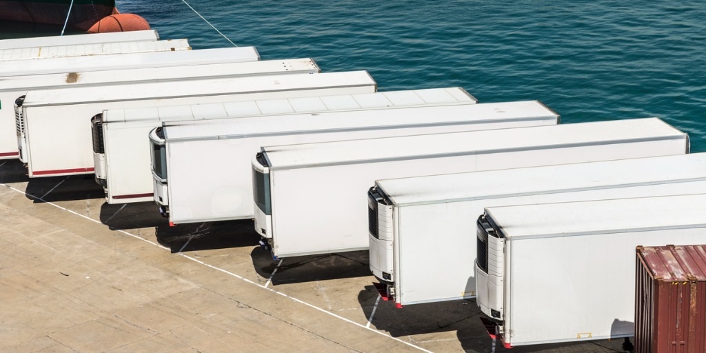 7 Features to Look For in a GPS Trailer Tracker | GPS Trackit